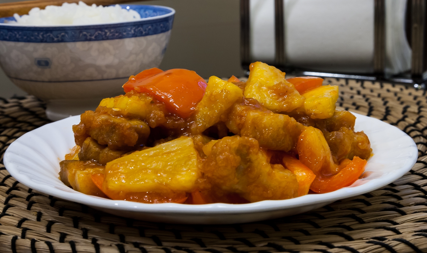 Sweet and Sour Pork (咕噜肉或古老肉 Gu lu Rou / Gu Lao Rou) | Asian Cooking Mom