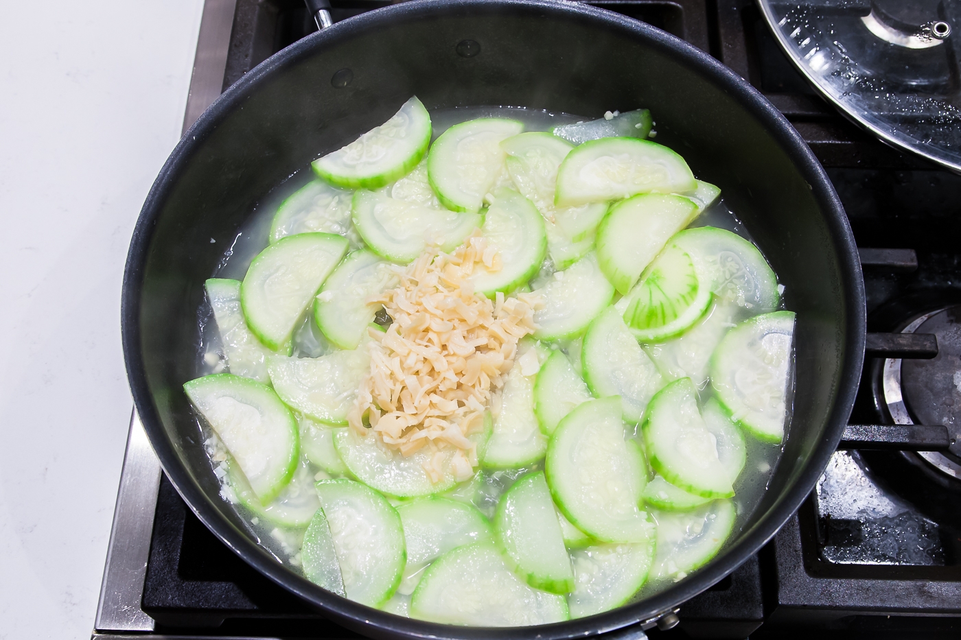 » Fuzzy Melon with Dried Scallops (节瓜干贝 Mao Gua Gan Bei)